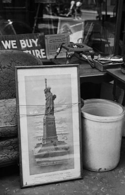 Historical or contemporary photographers, we represent in our archives ...